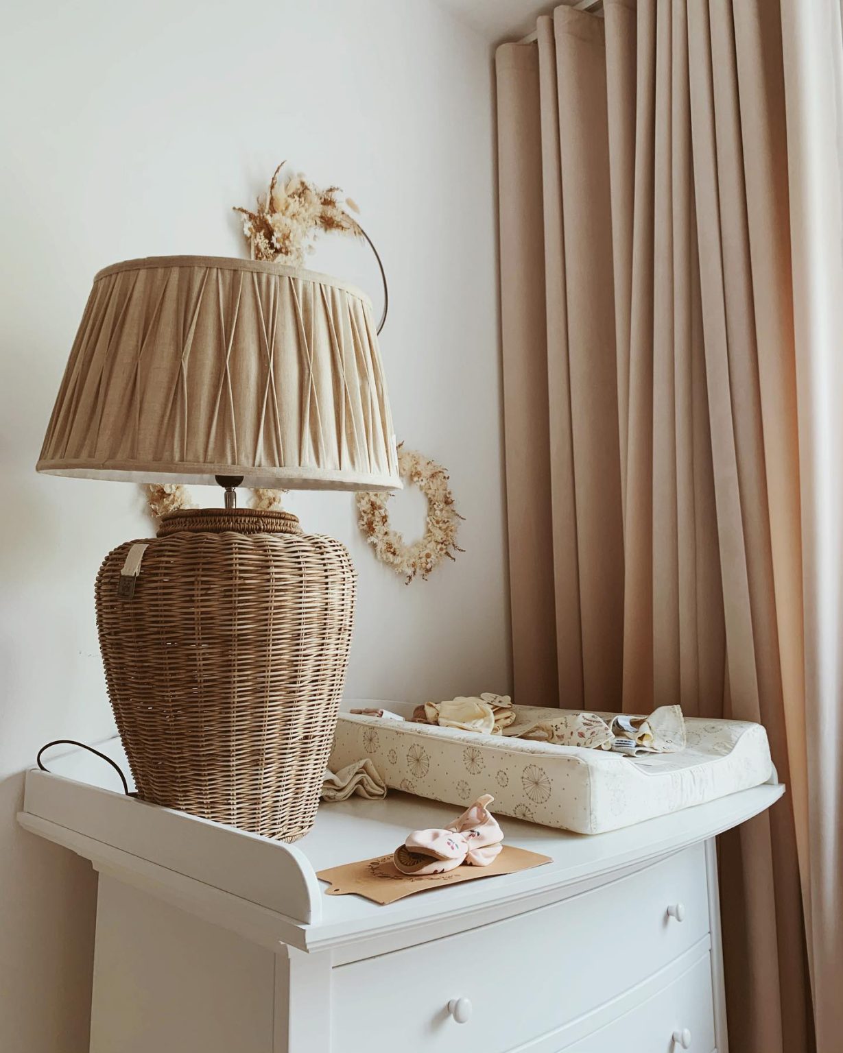 Inspiration til gardiner og indretningsidéer – Gardin Lis